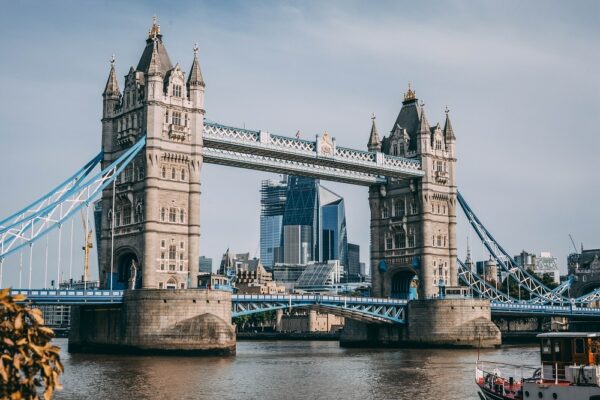 Conheça a história da Tower Bridge e como visitá-la - Guia do Estrangeiro